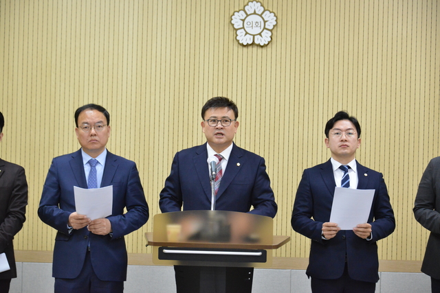 갈등 봉합되나 했던 청주시의회, 사보임 문제 소송 강행